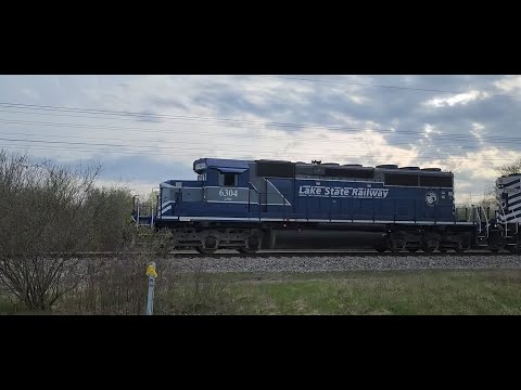 LSRC 6304 & LSRC 6302 Southbound Birch Run - YouTube