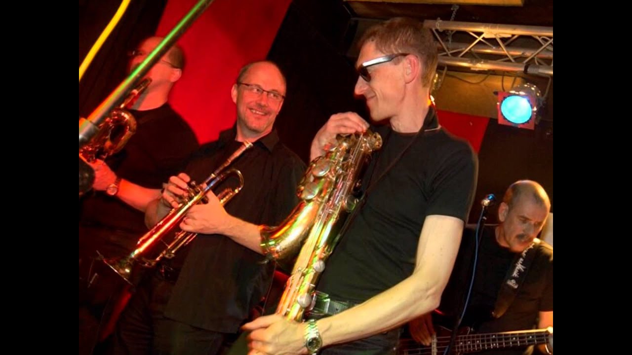 Brus Brothers - Burning love - YouTube