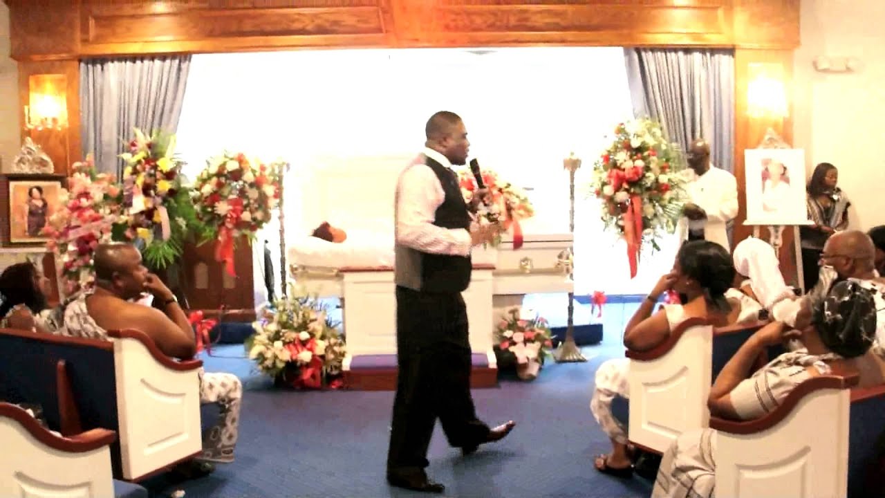 Prophet Kofi Adonteng Boateng at MAVIS OSEI'S FUNERAL..PART 2 - YouTube