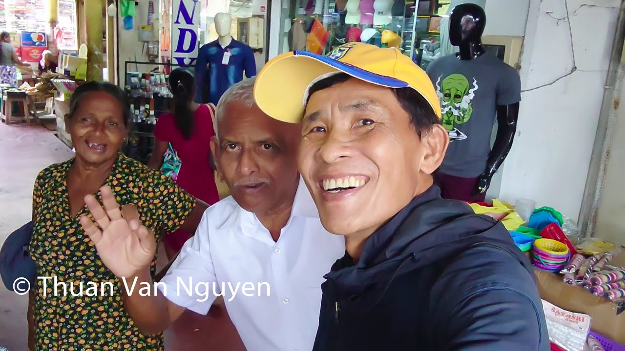 Sri Lanka || Street market in Western Province - YouTube