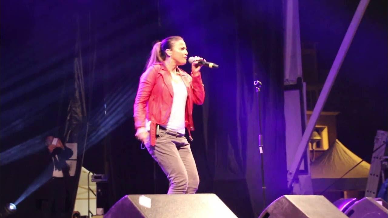Nadiya, "Et c'est parti pour le show", Fête de la musique 2016 à Guise - YouTube