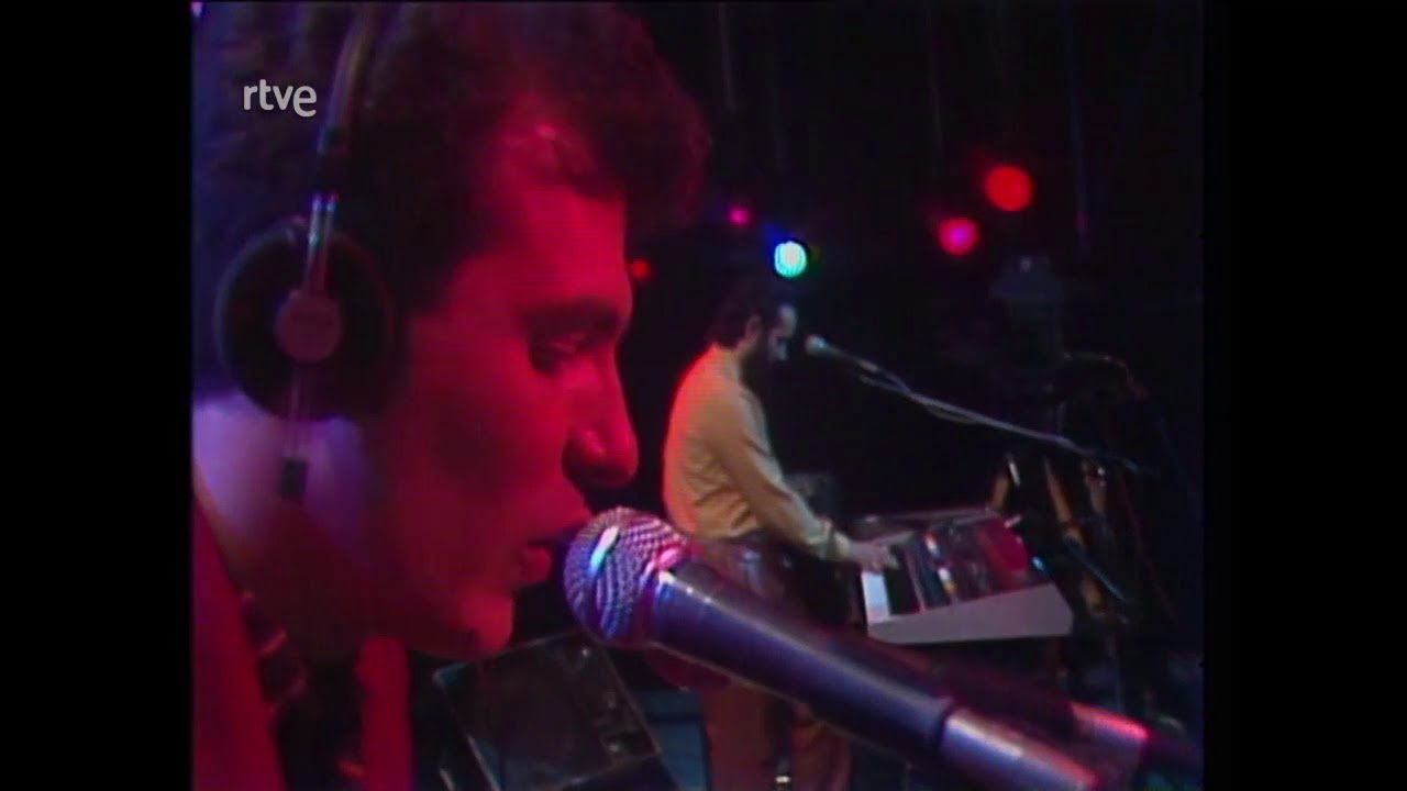 Azul y Negro "Musical Express" HD [1983] - YouTube