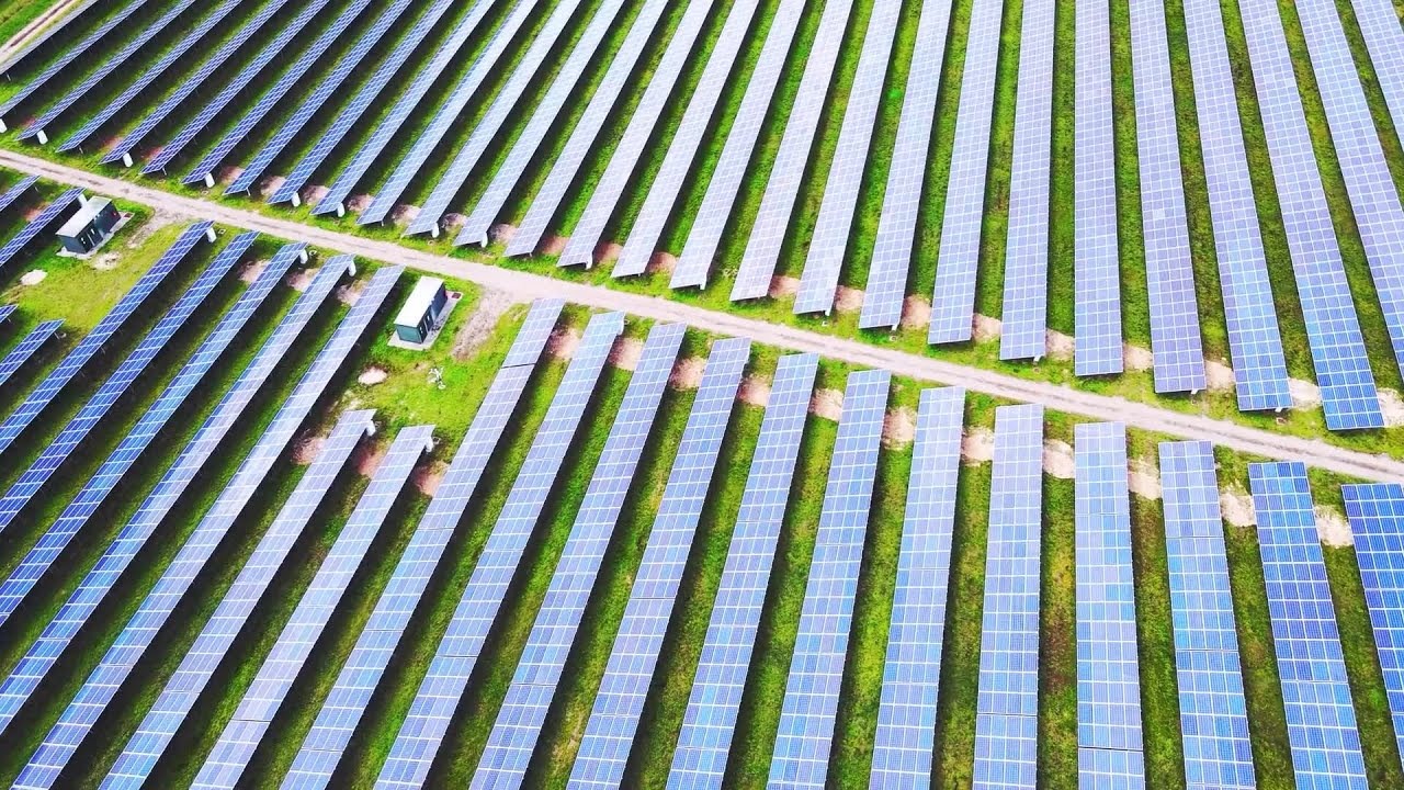 Solar power is now "cheapest electricity" in history - YouTube