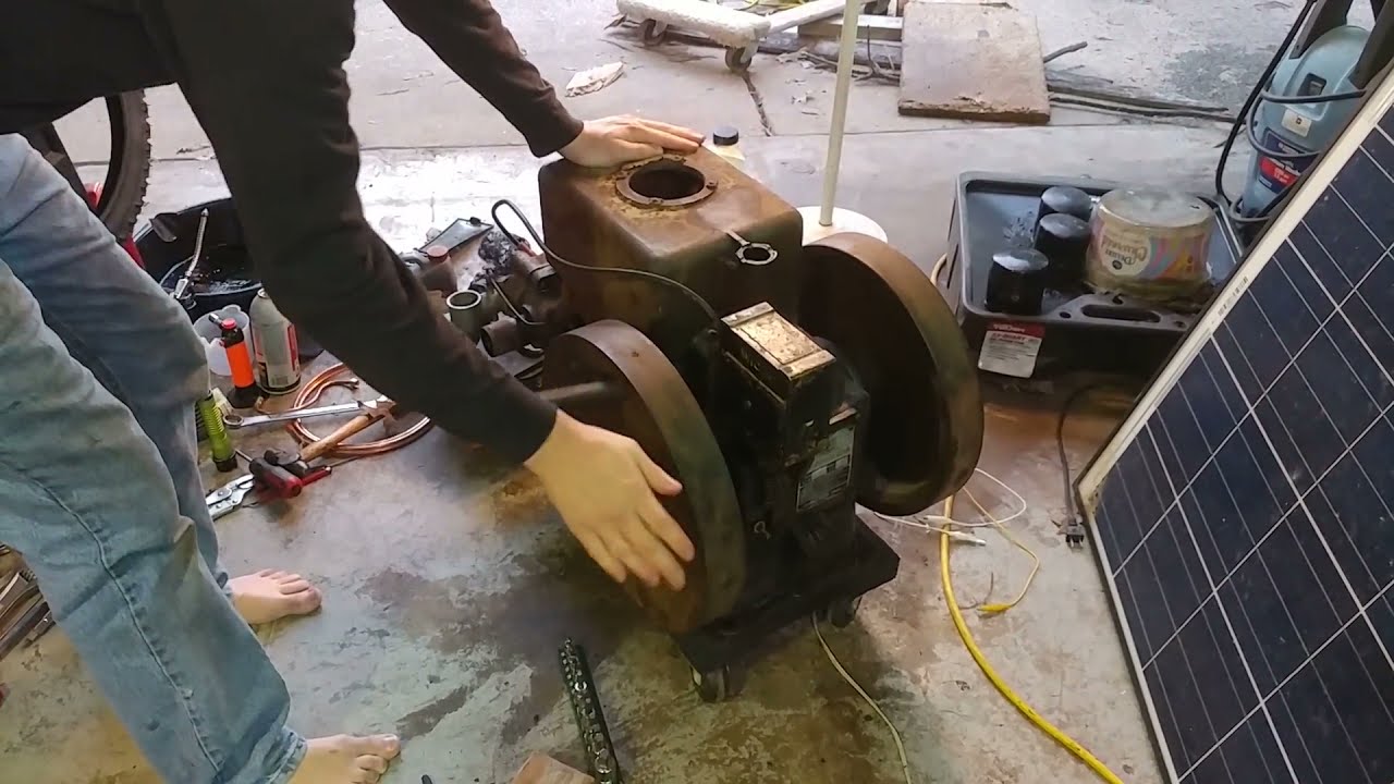 Cushman Cub 2hp Engine - YouTube