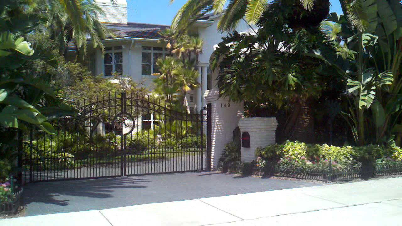 Hulk Hogan's House in Bellair Bluffs - YouTube
