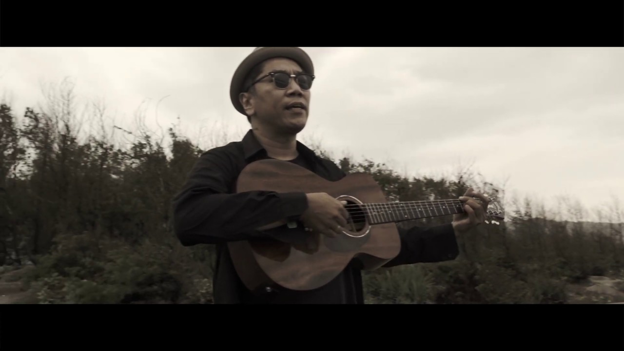 Leonardo Ringo feat. Mian Meuthia - Something between My Room and Yours ...