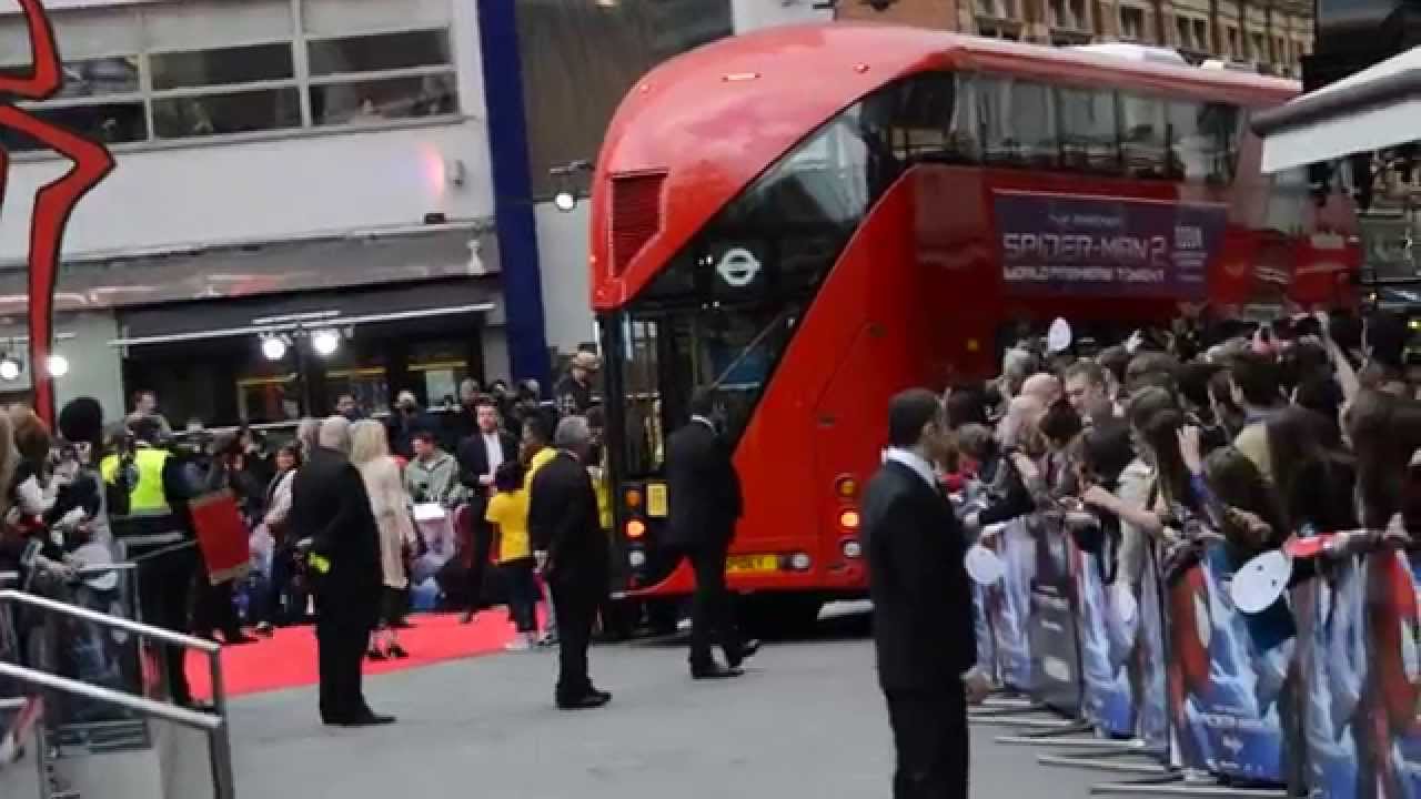 Surprise! SPIDER-MAN (Andrew Garfield) comes by a BUS at the UK ...