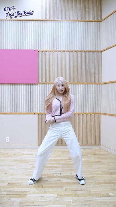 중독성 미쵸따....😮💖 이채연 'Knock' 포인트 안무 / [비투비의 키스 더 라디오] | KBS 230419 방송 - YouTube