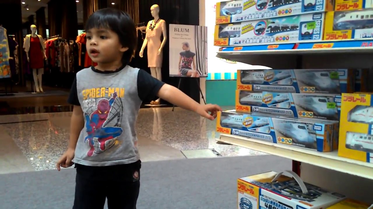 Iman @ Plarail Carnival - YouTube