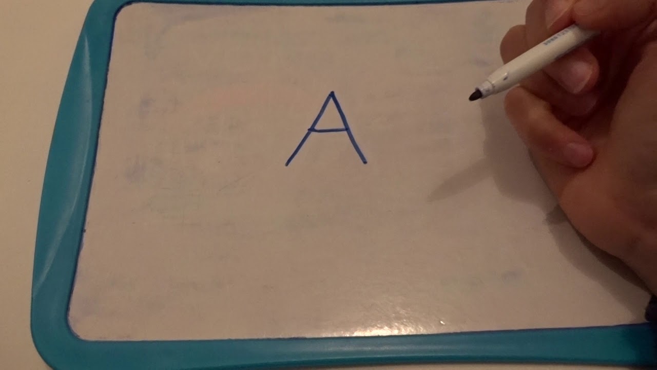 Apprendre à tracer la lettre A en Majuscule reconnaître le son qu'elle ...