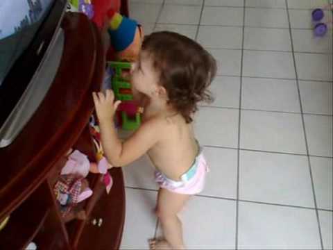 Julia dançando XSPB8