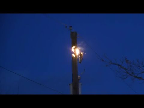 Transformer blows on utility pole in Lititz - YouTube
