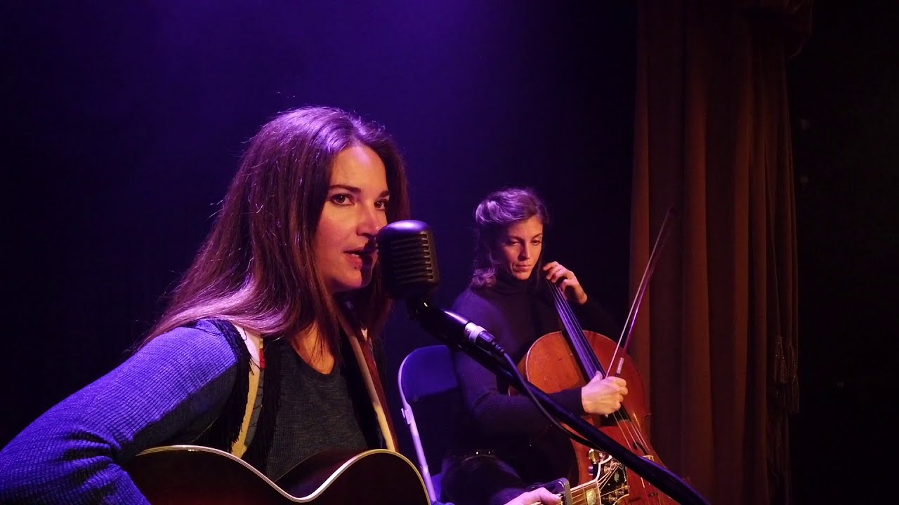 Charlie Risso - DARK Acoustic session - YouTube