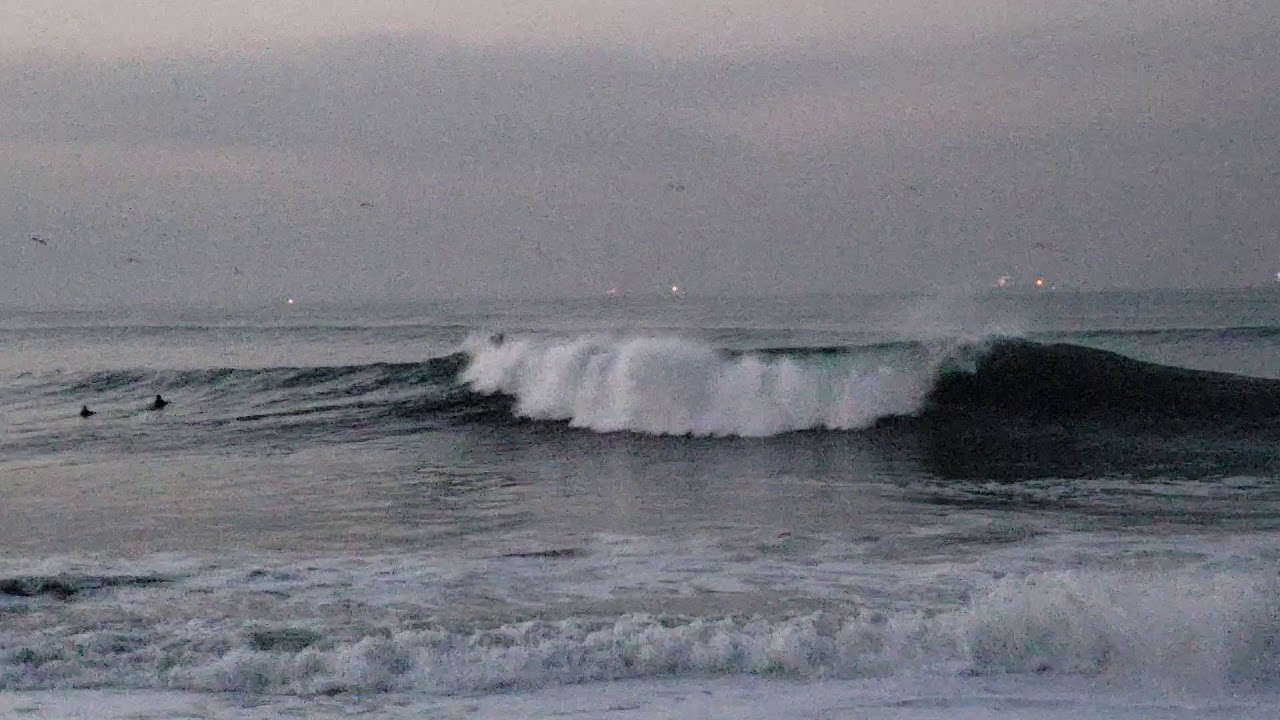First light surfing January 10th - YouTube