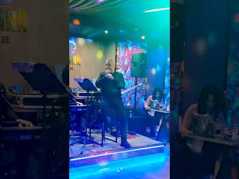 SİNAN BOZYEL LONDRA SAHNESİ