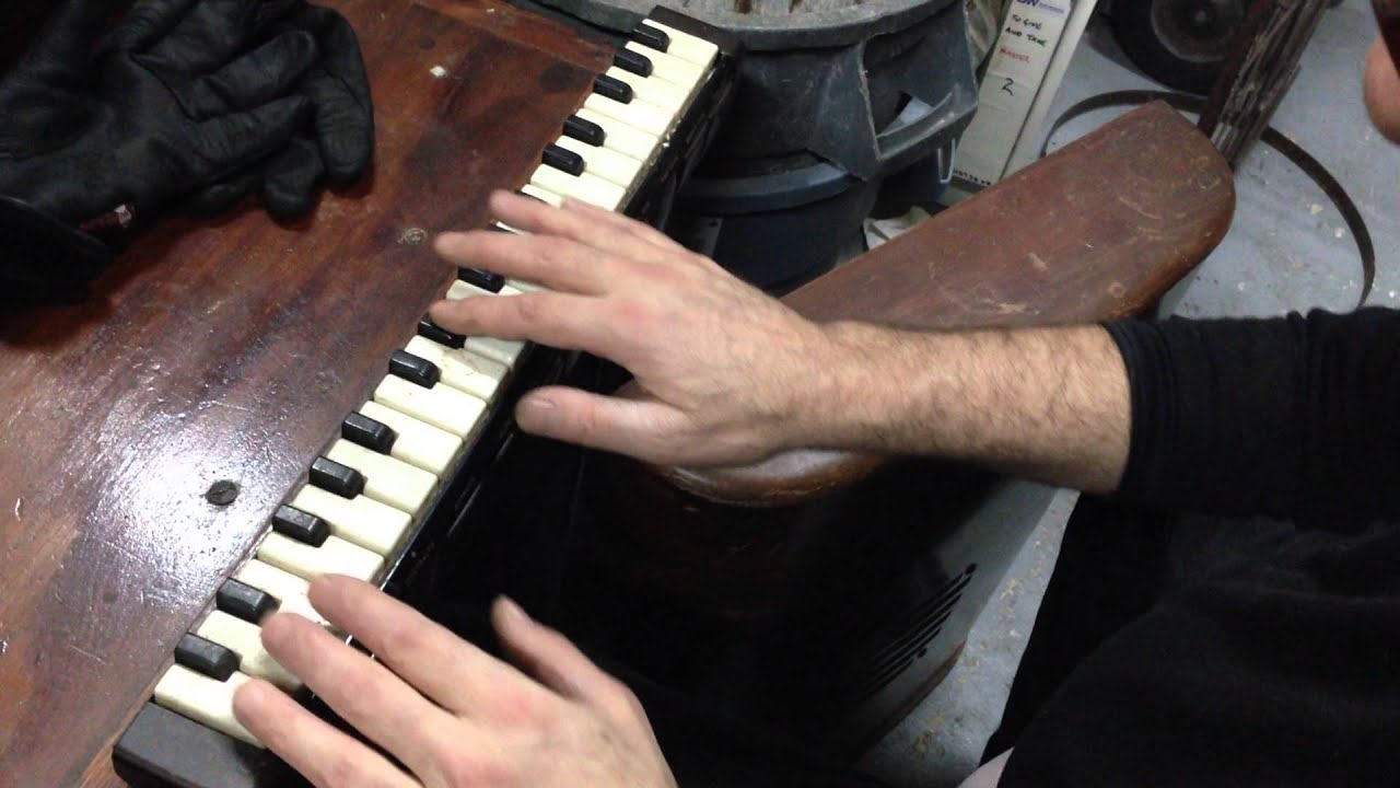 Hammond Solovox demonstration - YouTube