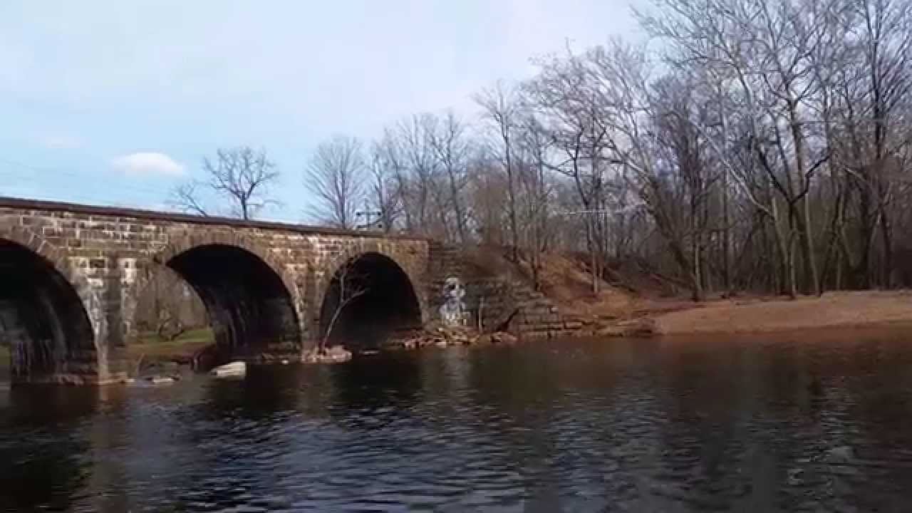 NJT 5179 crosses the Raritan River in North Branch - YouTube