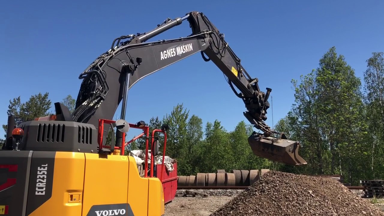 Köp bandgrävmaskin Volvo ERC 235 EL fullutrustad på klaravik.se - YouTube