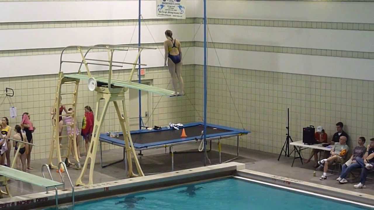 Back Dive Pike 3m - YouTube