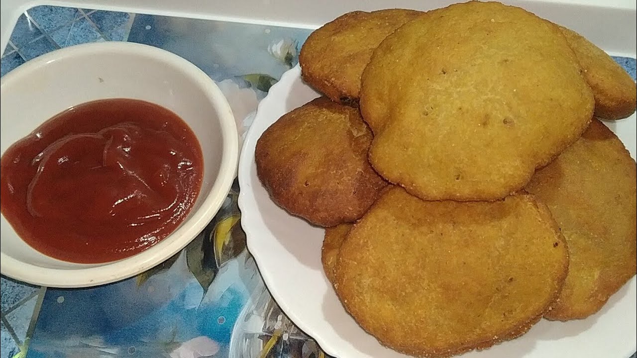 SUJI AALU AUR PYAJ SE BANI CRISPY KACHORI II UNIQUE GEETA KITCHEN - YouTube