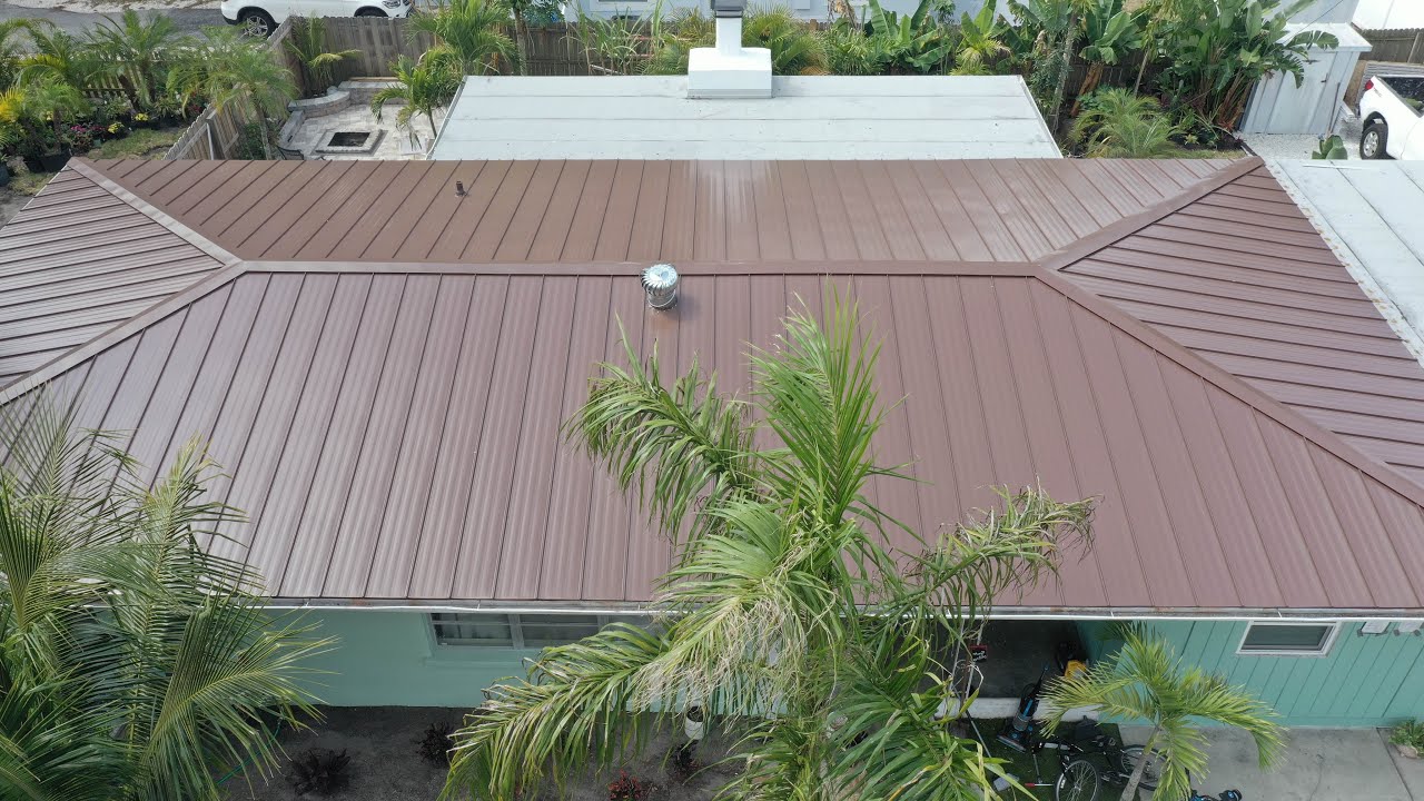 Metal roofing Cocoa Brown in Largó FL 25 de abril de 2023 - YouTube