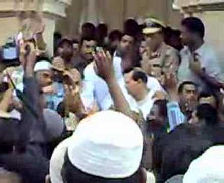 MiM Leader Akbaruddin Owaisi Protest inside Mecca Masjid - YouTube