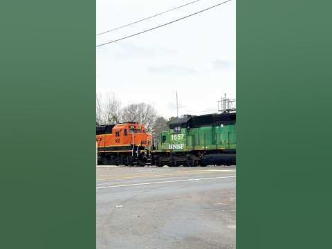 2/17/24 BNSF 1657 Switches at Silsbee - YouTube