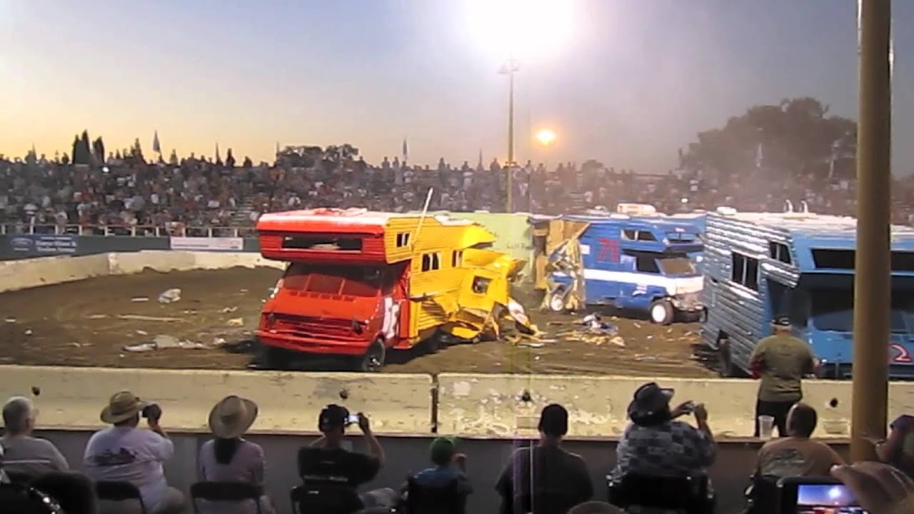 Motorhome Demolition Derby at the California State Fair! - YouTube