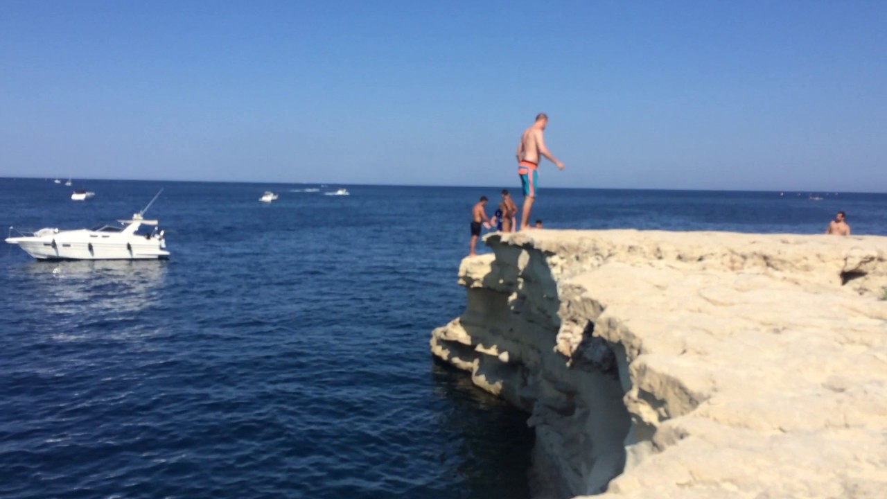 Cliff Jumping in Malta - Il-Ħofra ż-Żgħira & St. Peters Pool - YouTube