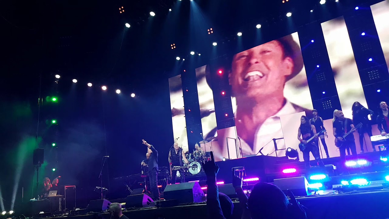 David Hasselhoff: Hooked on a feeling Live in Hamburg - YouTube