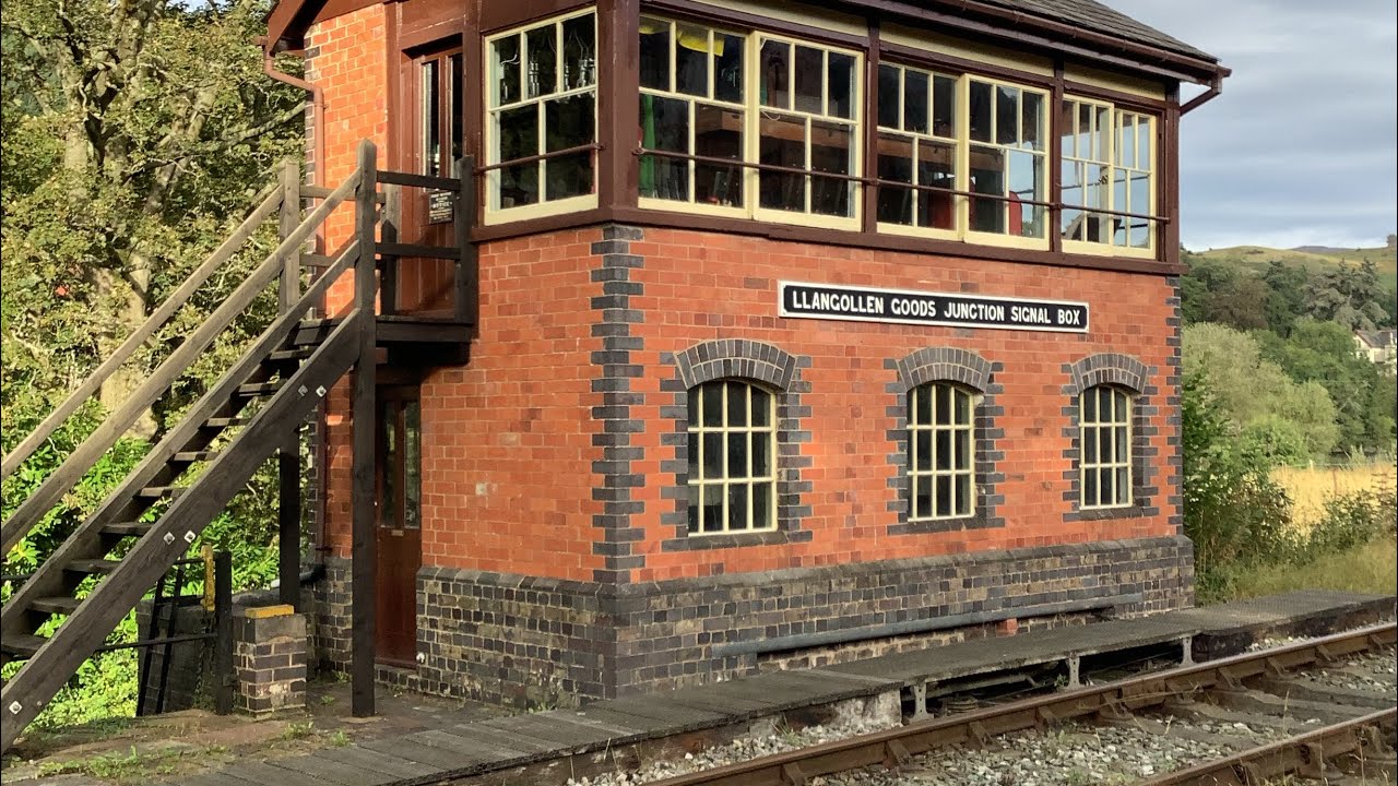 A day at Llangollen Goods Junction - YouTube