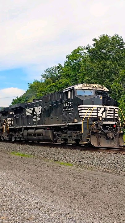 Norfolk Southern #4476 leads a 63 car manifest at Lewistown, PA (06/25/2024) - YouTube