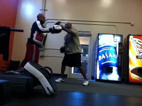 Boxing with Body Protector & Kick's P. 2 @ Cisco's fitness - YouTube
