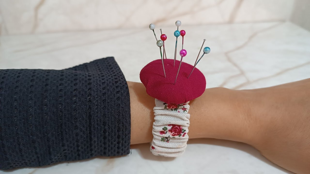 Diy Wrist Pin Cushion With Bottle Cap Pin Holder Holder How To Make A diy-wrist-pin-cushion-with-bottle-cap-pin-holder-holder-how-to-make-a