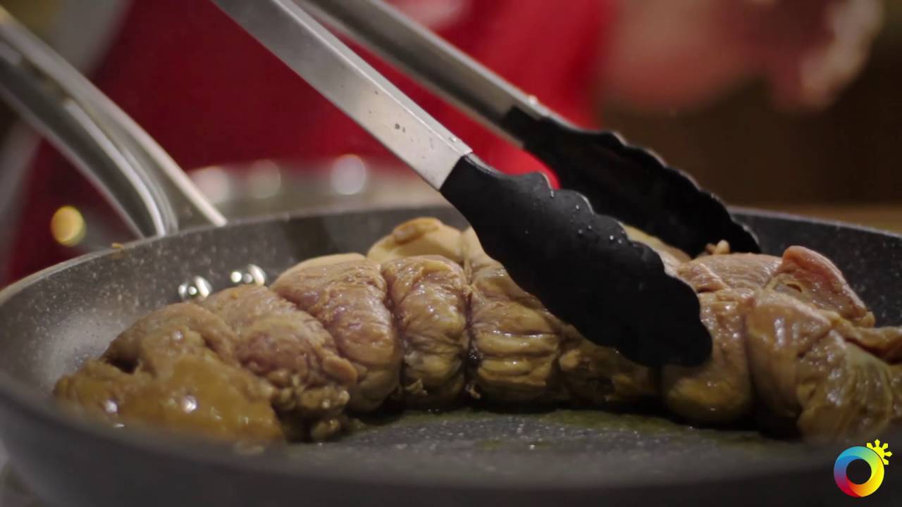 Rodrigo's Roast | The Art of Adobo by the Adobo Queen! - YouTube