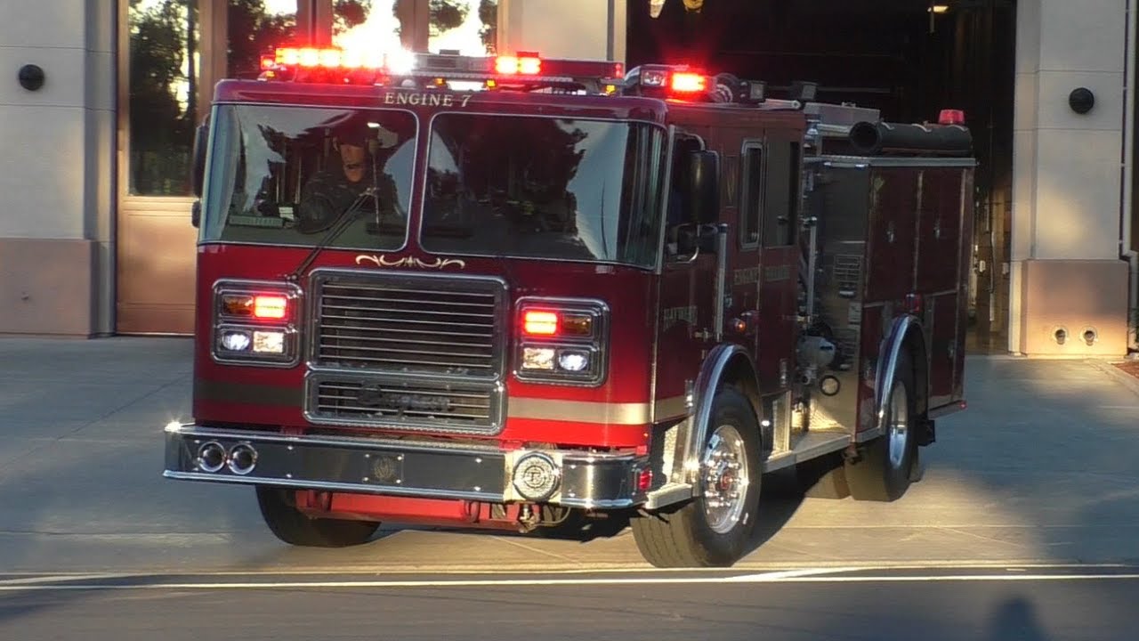 Hayward Fire Dept. Engine 7 Responding - YouTube