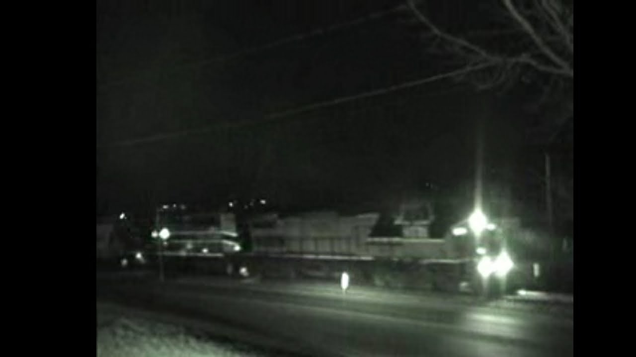 C&NW 9771 & FURX 3047 at Staunton, Virginia 2/15/2004 - YouTube
