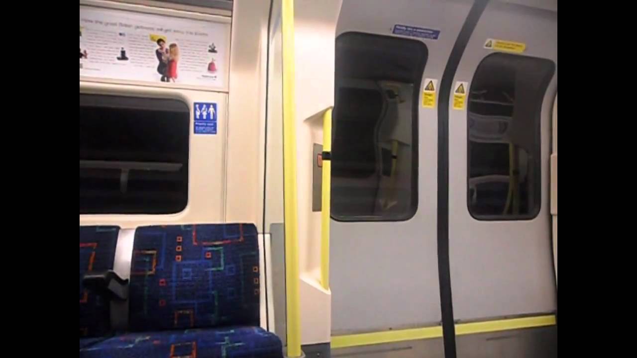 London Underground Northern Line (51554): Balham - Colliers Wood - YouTube