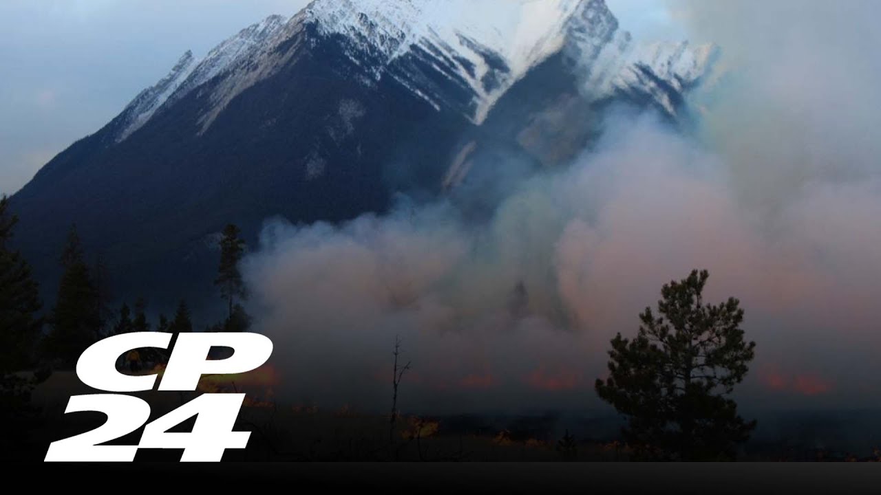 Firefighters battling wildfire at Jasper National Park - YouTube