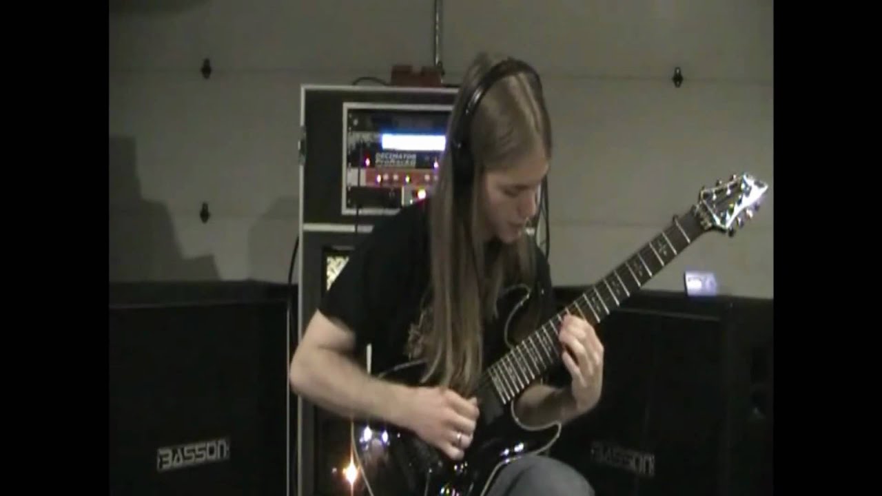 Lucas Mann I betcha can't play this (2010) - YouTube