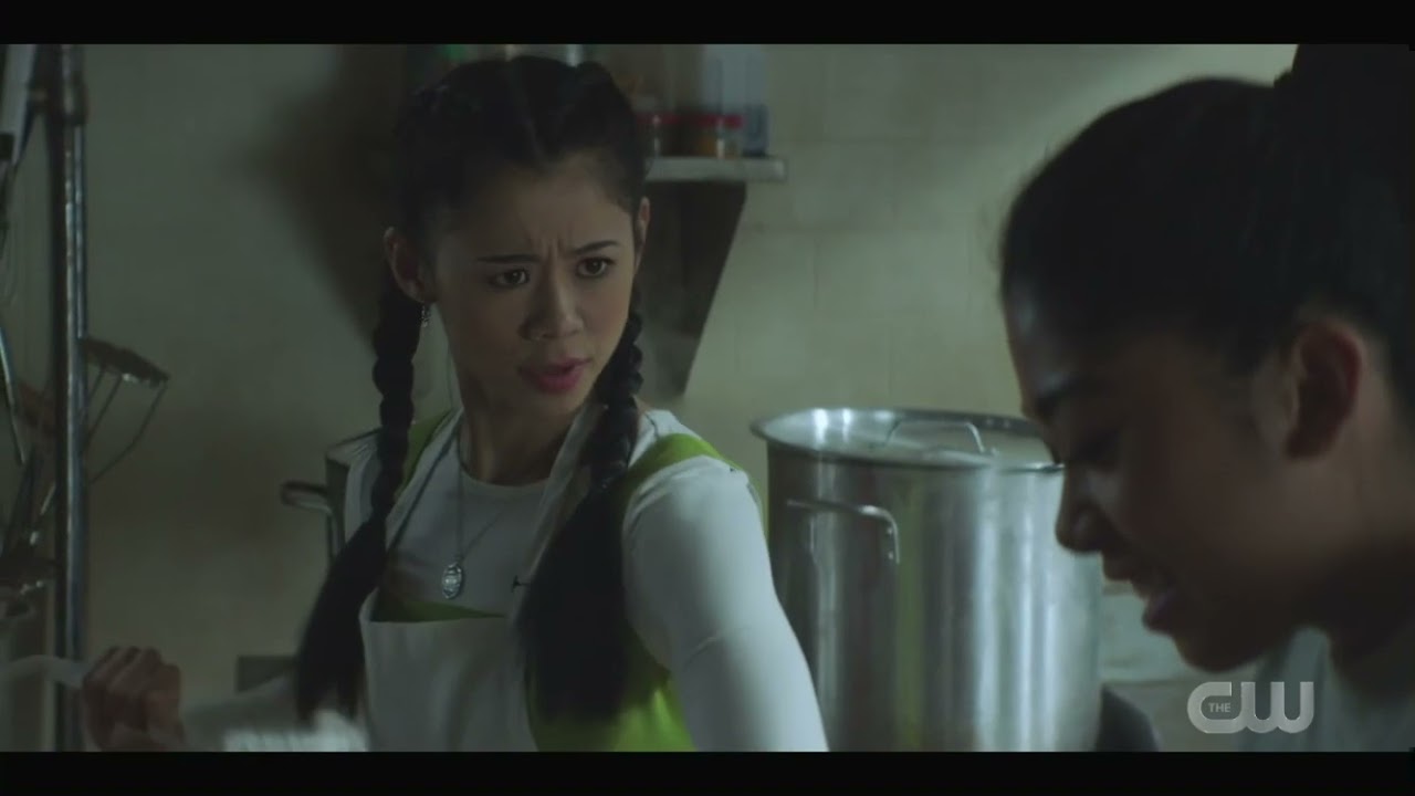 Nancy Drew 2x12 - George & her sister make clam chowder, Bess & George ...