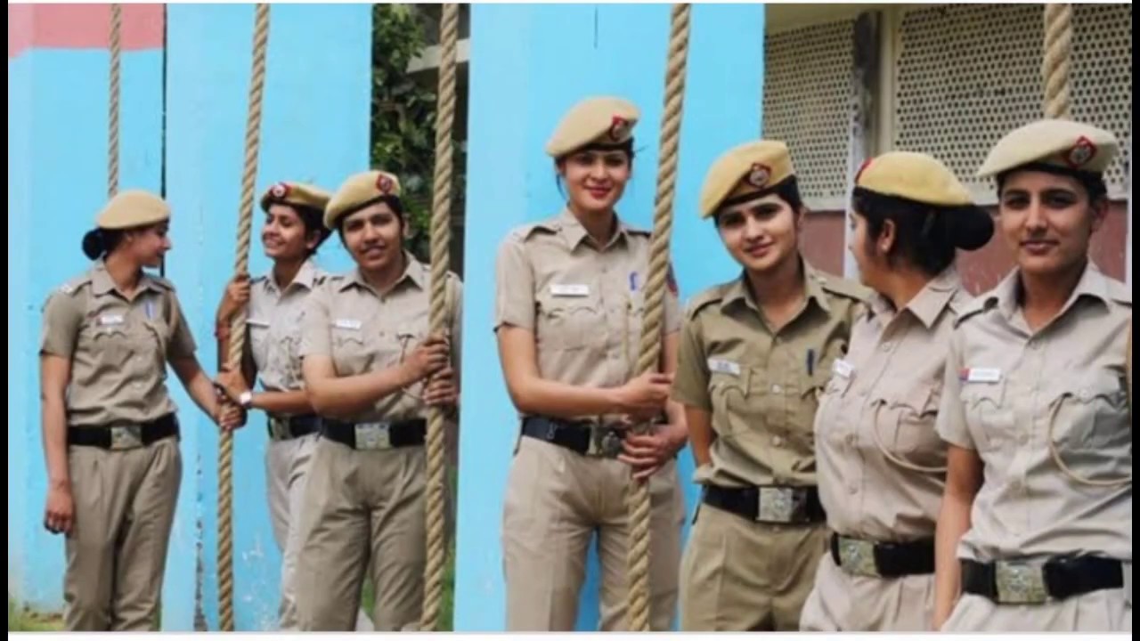 2 मिनट निकाल कर Police वाली का ये video जरुर देखें! Indian police ...