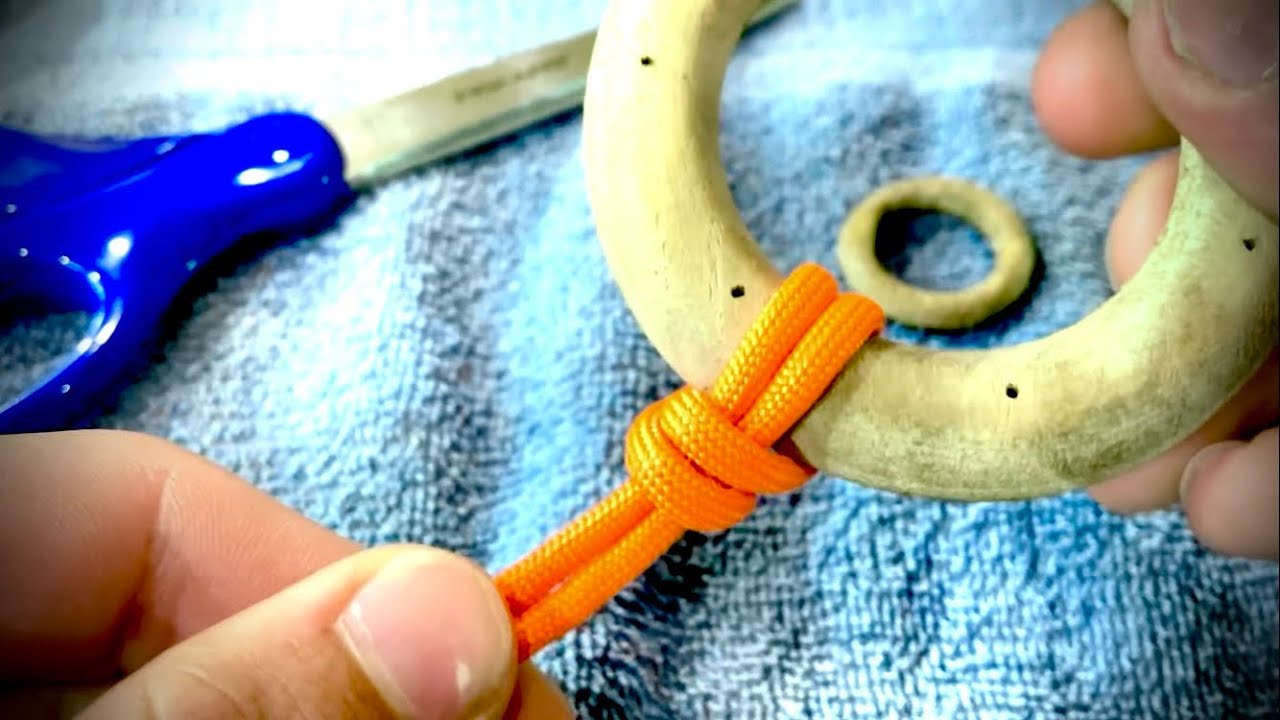 Tying a BULL HITCH over a RING - YouTube