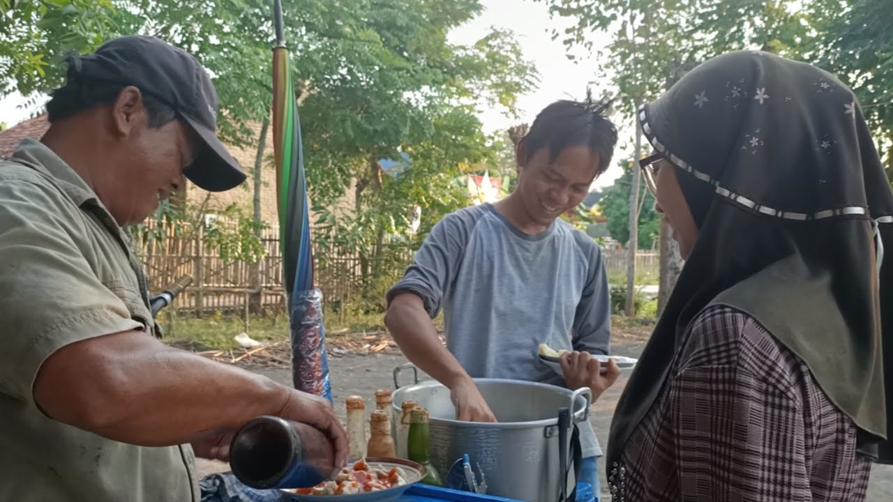 TUKANG SIOMAY VIRAL MASUK TV - YouTube