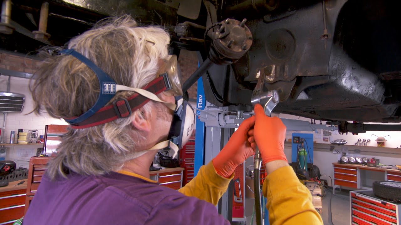 Tackling Bulkhead Rust on an Alfasud | Wheeler Dealers - YouTube