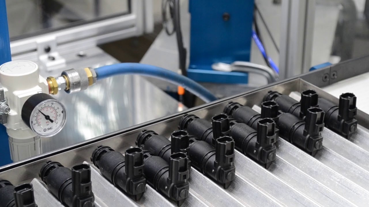 Innovison_vision_guided_scara_machine - YouTube