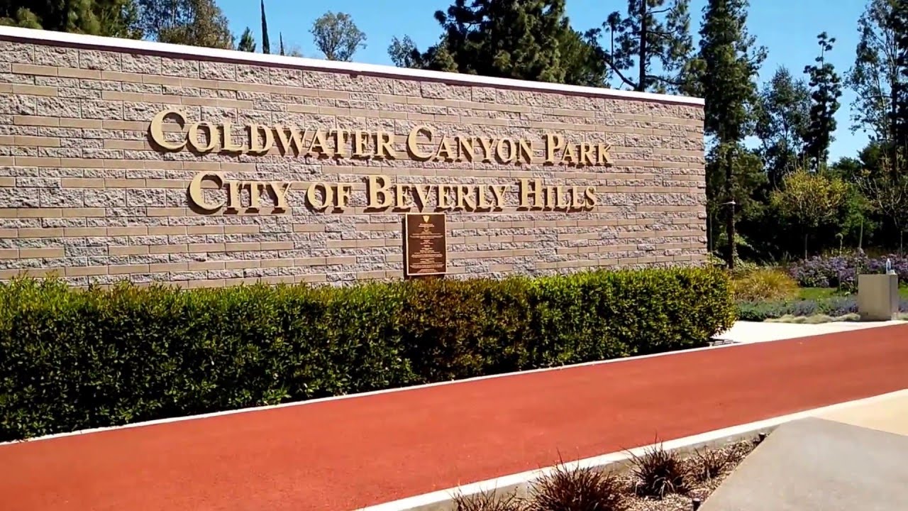 Cold Water Canyon park Beverly Hills CA - YouTube
