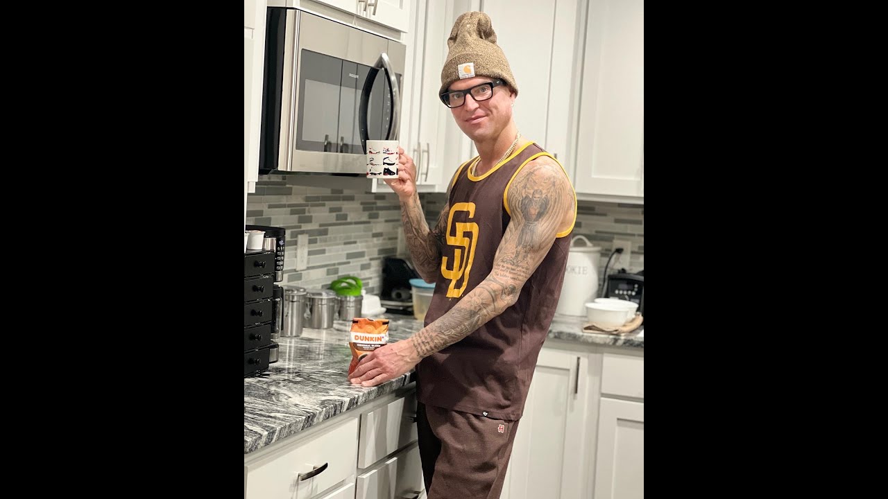 Dylan Gemelli Discovers COFFEE! The reason and benefits for the change ...