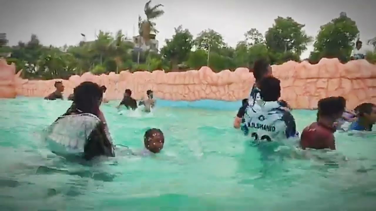 Swimming Pool Dance Party at Fantasy Kingdom - YouTube