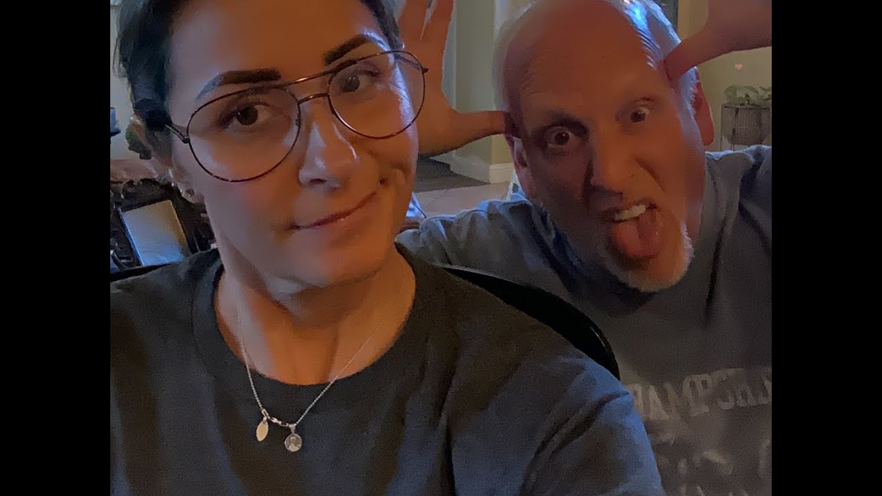 Danielle Salinger is live! - YouTube